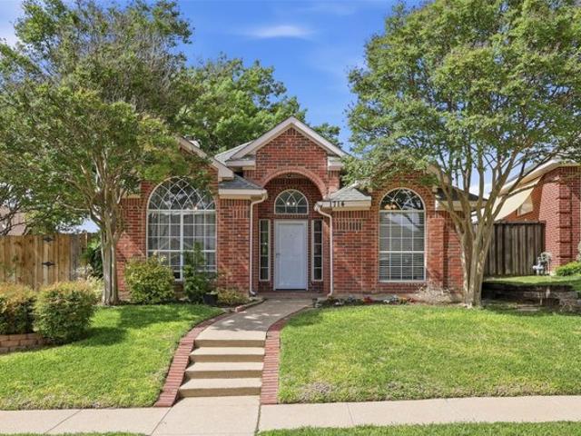 1714 Northampton Dr, Rowlett, TX 75089