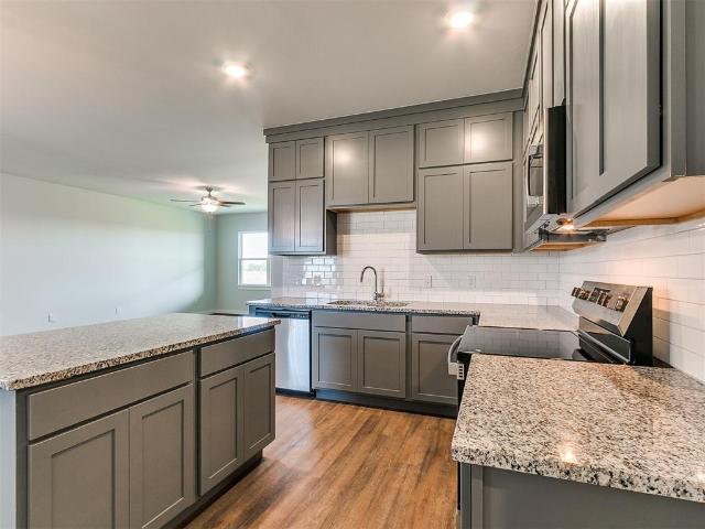 1714 Oak Way