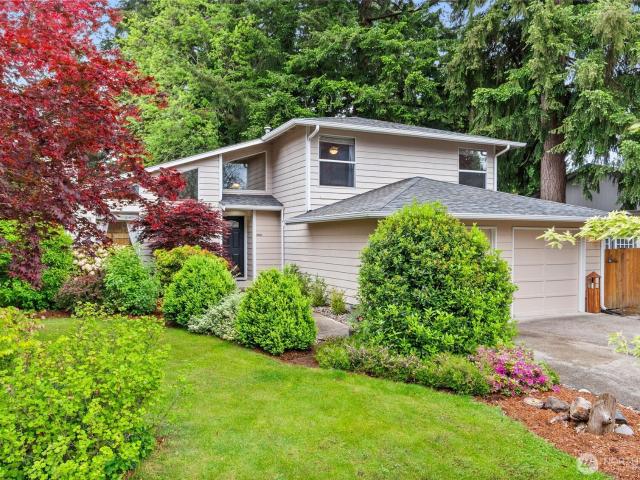 1714 Diamond Loop SE