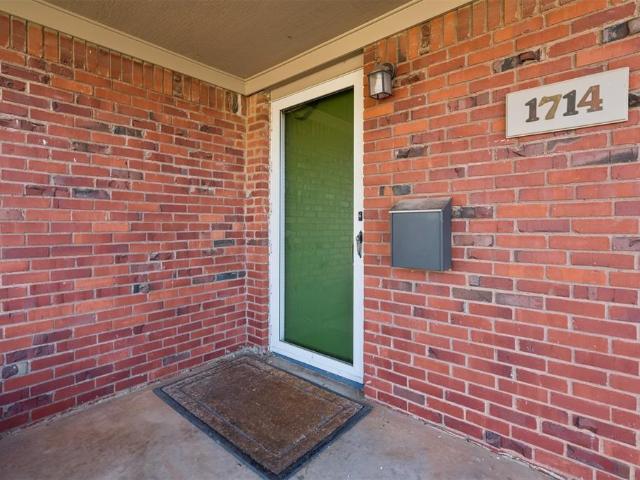 1714 Dorchester Drive