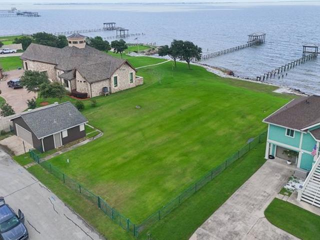 1714 Roscoe St, La Porte, TX 77571