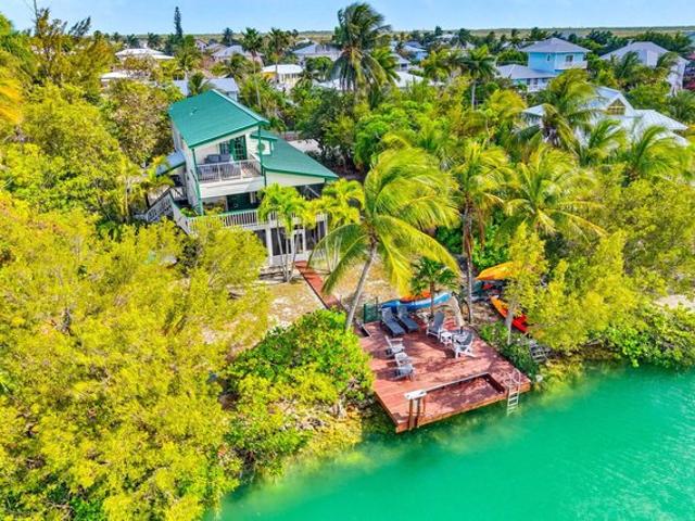 17151 Marlin Dr, Sugarloaf Key, FL 33042