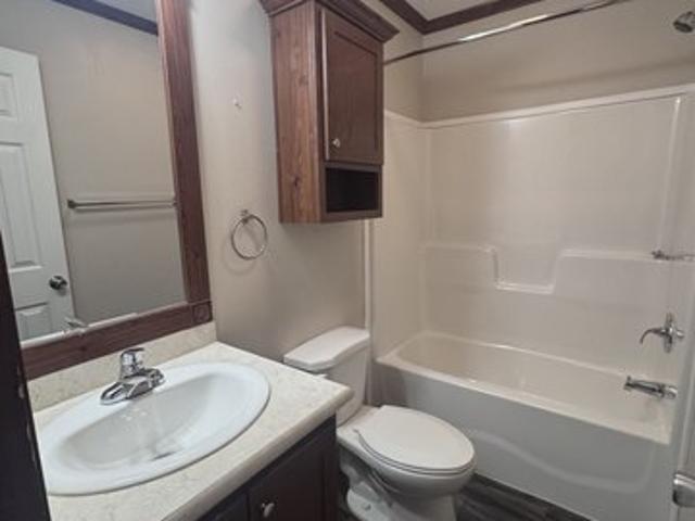 17159 Falsworth St, Macomb, MI 48044