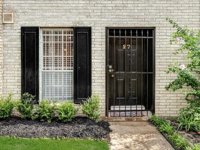 1715 Moritz Drive 27
