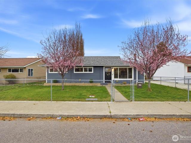 1715 N 15th Avenue