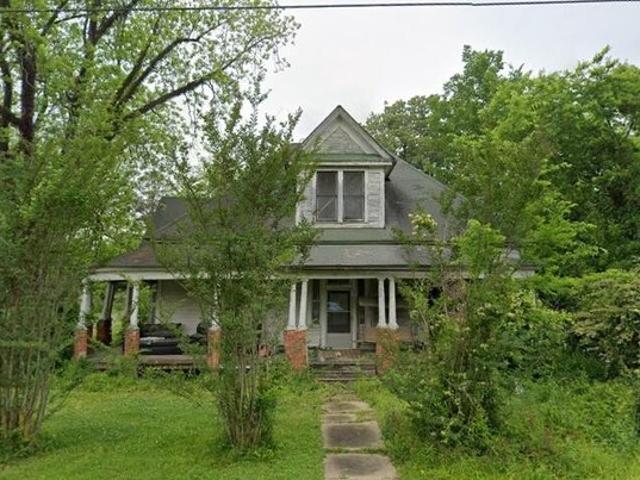 1715 N Oliver St, Brooksville, MS 39739