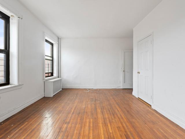 1715 NELSON Avenue 4F