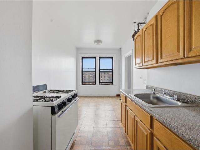 1715 NELSON Avenue 5D