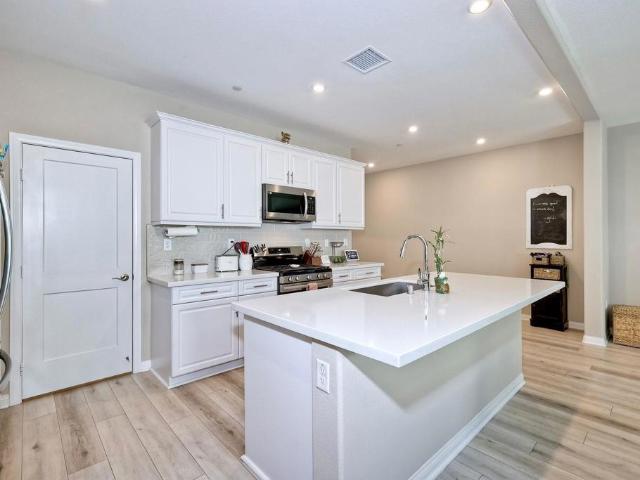 1715 Crabapple Way