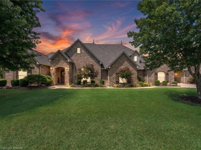 1715 Crystal Ct, Fort Smith, AR 72916