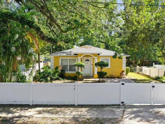 1715 E Giddens Ave, Tampa, FL 33610