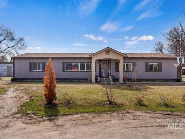 1715 E Iowa Ave, Nampa, ID 83686