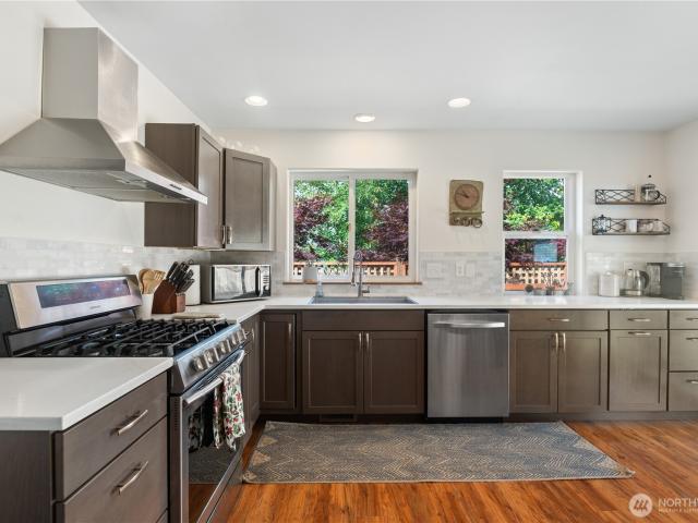 1715 E Illinois