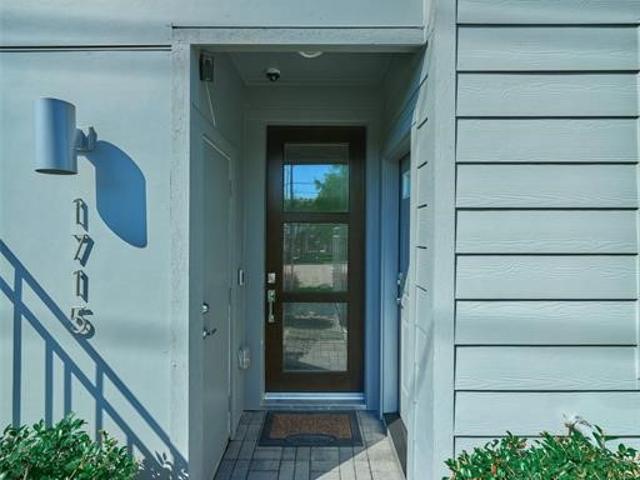 1715 Eado Point Lane