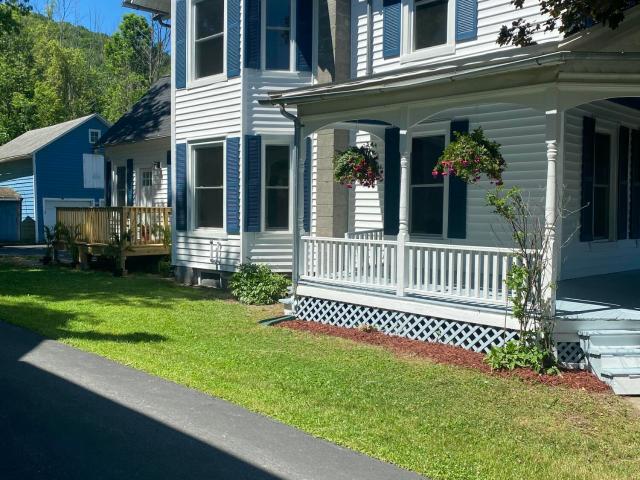 1715 Helderberg Trail