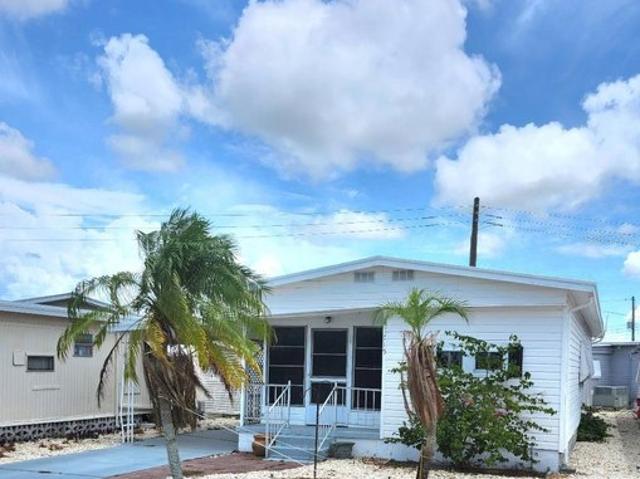1715 Illinois Ave, Bradenton, FL 34207
