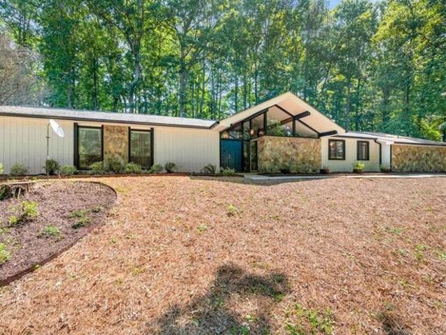 1715 Ridgefield Dr, Roswell, GA 30075