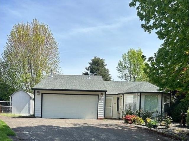 1715 SW Songbird St, McMinnville, OR 97128