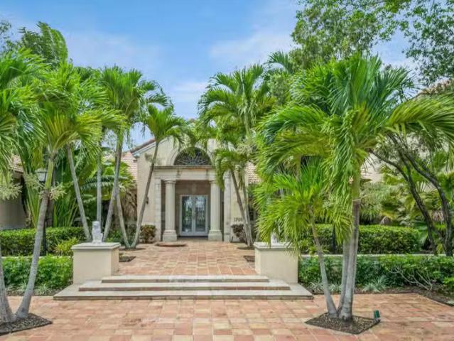 1715 VILLAGE BLVD APT 201, WEST PALM BEACH, FL 33409 Condo/Tow.