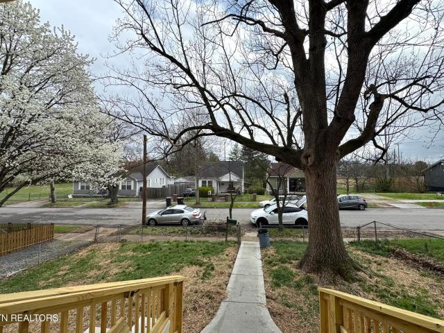 1715 Woodbine Ave