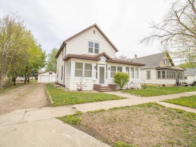1715 15th St, Rock Valley, IA 51247