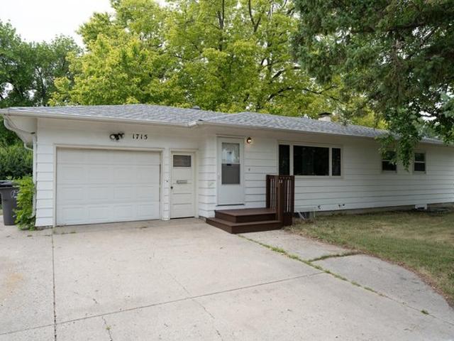 1715 19th St S, Moorhead, MN 56560