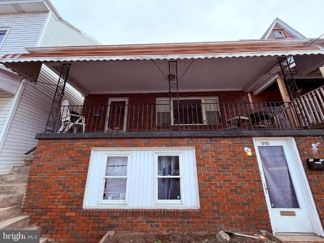 1715 1 W Market St