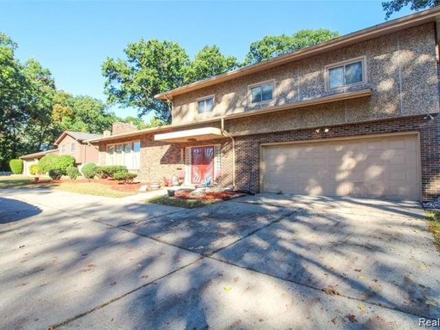 17160 Westland Ave, Southfield, MI 48075