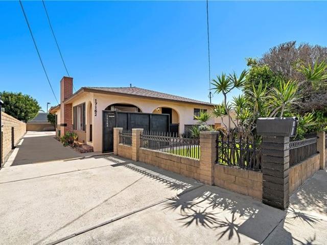 17162 Elm Ln, Huntington Beach, CA 92647