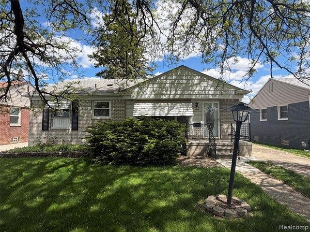 1716 Myron Ave, Lincoln Park, MI 48146