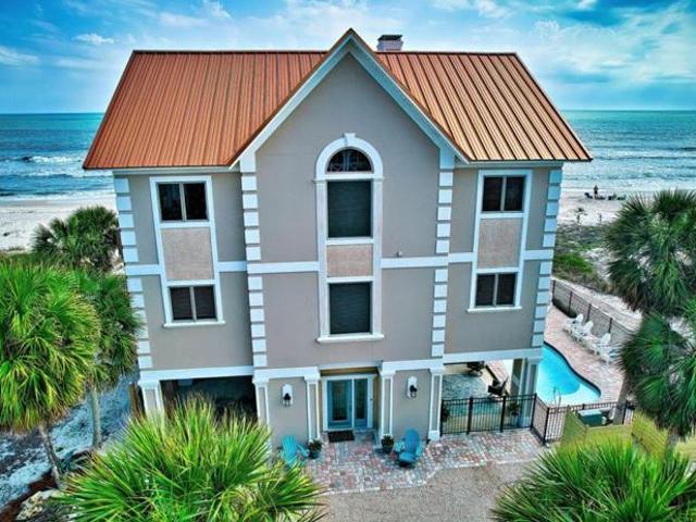 1716 Magnolia Rd, Saint George Island, FL 32328