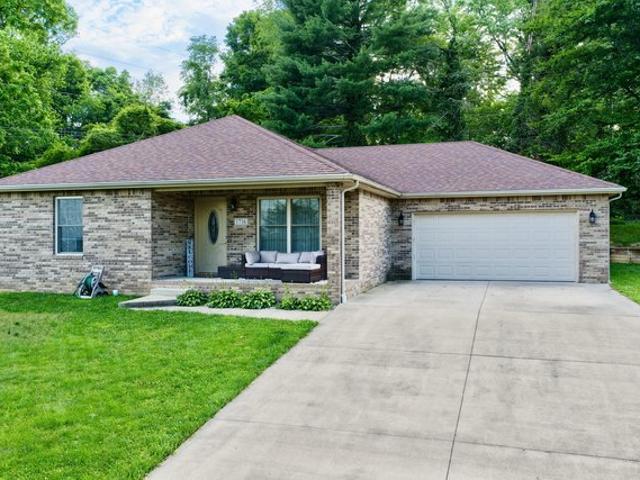 1716 N Old Orchard Dr, Seymour, IN 47274