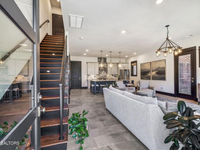 1716 Cades Cove Rd