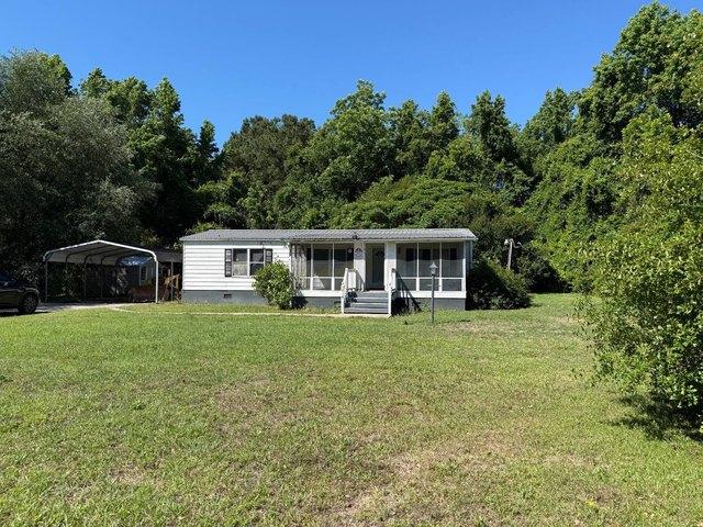 1716 Hicks Rd, Turbeville, SC 29162