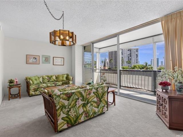 1716 Keeaumoku St Apt 303, Honolulu, HI 96822