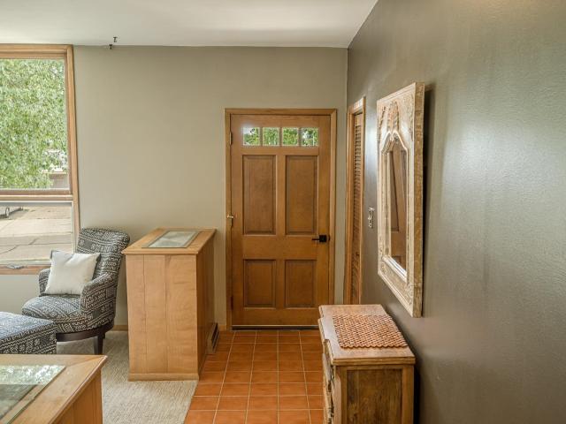 1716 Lake Drive