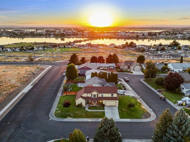 1716 Legend Ln, Moses Lake, WA 98837 | MLS #2509 | Compass