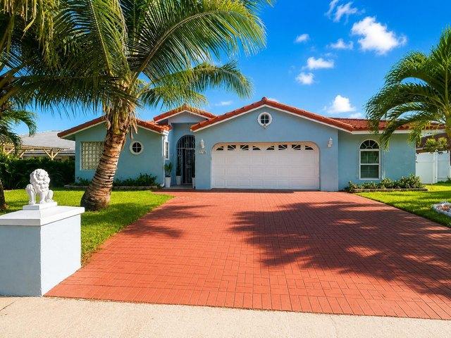 1716 Pierce Dr, Lake Worth Beach, FL 33460