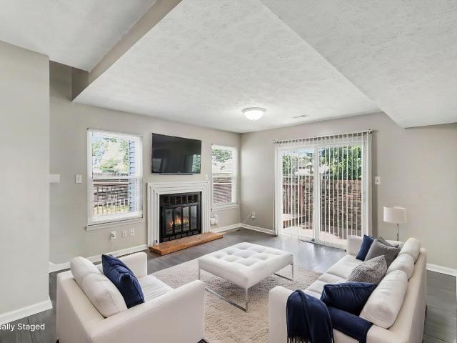 1716 Prairie Circle