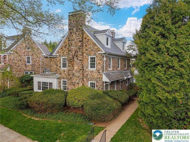 1716 Sycamore St, Bethlehem, PA 18017