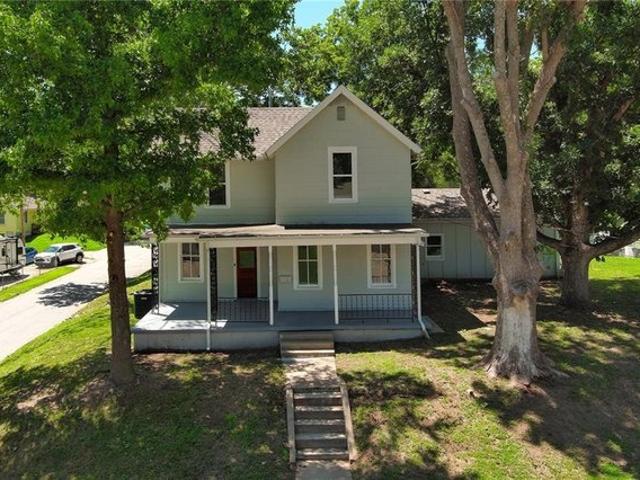 1716 S 5th St, Leavenworth, KS 66048