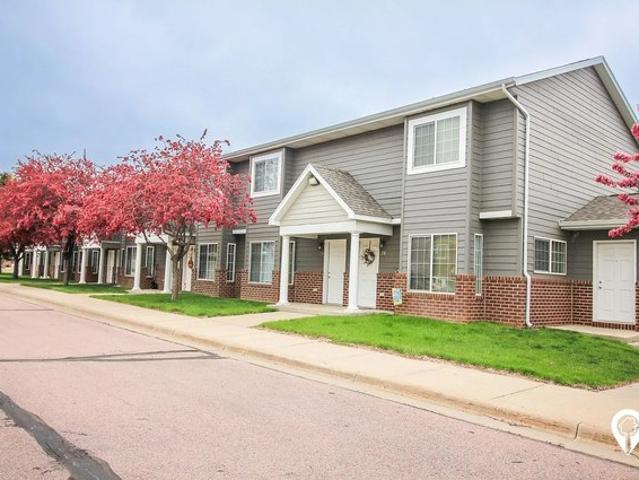 1716 S Mulberry Ave, Brandon, SD 57005