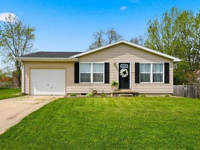 1716 S West Point Dr, Warsaw, IN 46580