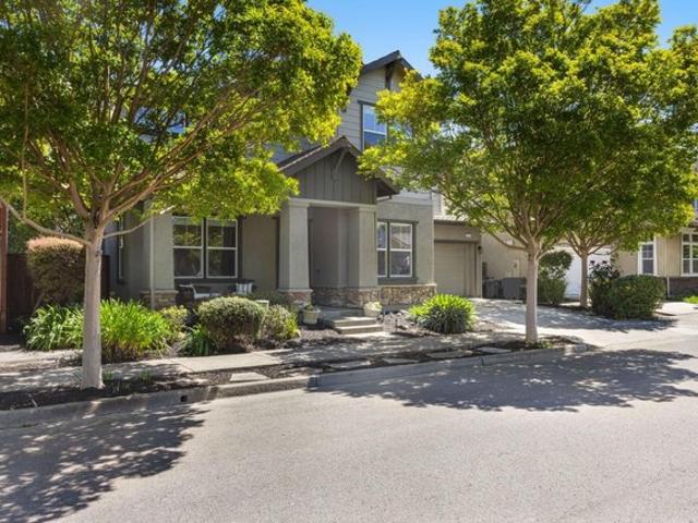 1716 Southridge Dr, Petaluma, CA 94954