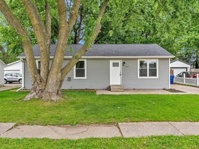 1716 W 58th St, Davenport, IA 52806