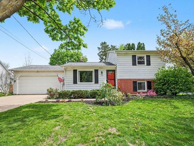 1716 Woodlawn Ave SE, Grand Rapids, MI 49506