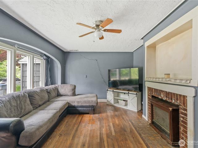 1716 Young Street