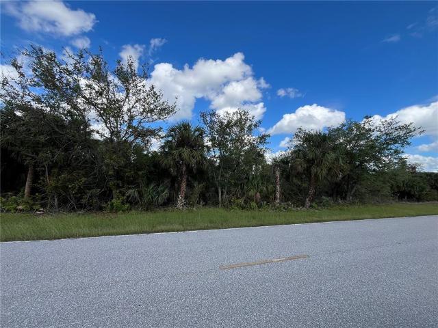 17174 Edgewater Dr, Port Charlotte, FL 33948 | MLS #C7500