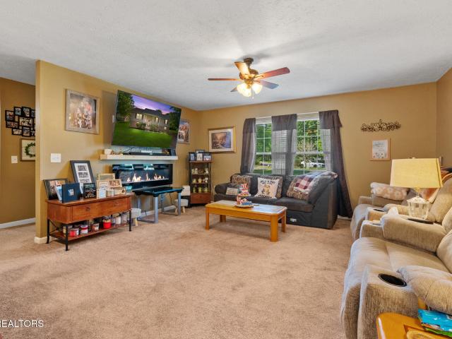 1717 Meadow Ridge Circle