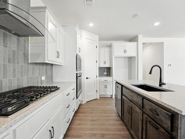 1717 NW 105th Ter, Kansas City, MO 64155